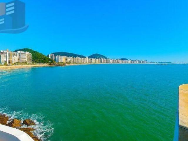APTO FRENTE AO MAR! More com conforto, sofisticação e uma vista privilegiada do mar!