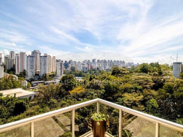 Apto impecável com vista eterna privilegiada para bosque privativo