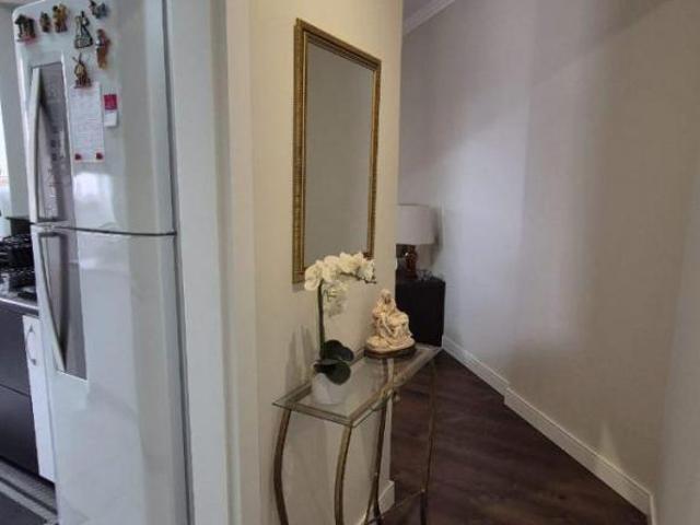 Apto impecável no Portão | 2 dorm | Sacada c/ churrasq | Vaga ind | Elevador | ao lado do Palladium