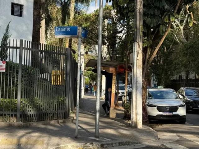 Apto locação mobiliado e reformado 70m2 Moema NÃO tem vaga lado passaros