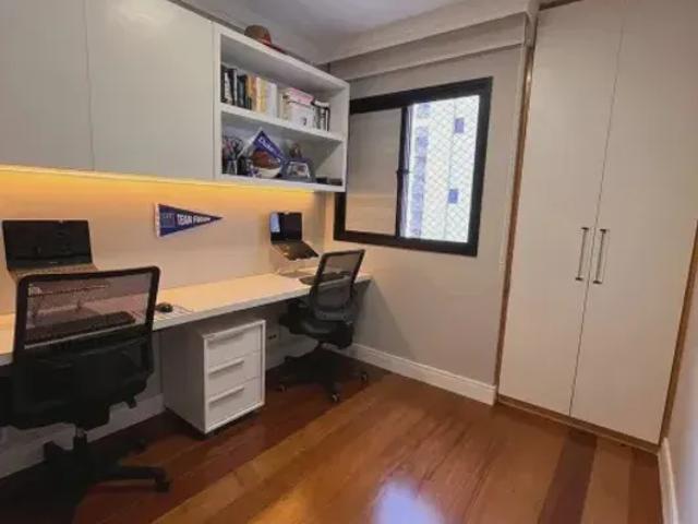 Apto para venda possui 100 metros quadrados com 4 quartos em Jardim Vila Mariana São Paulo SP