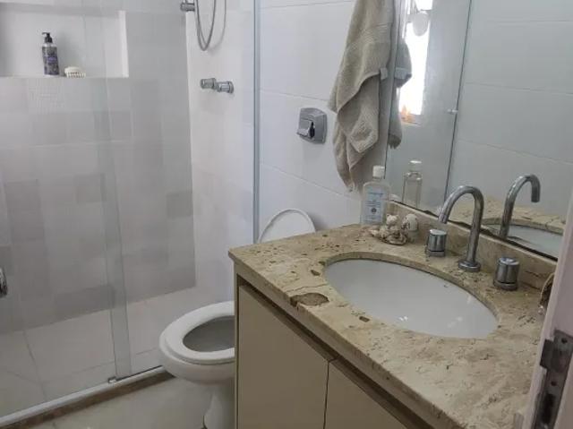 Apto para venda possui 105 metros quadrados, 3 quartos sendo 1 suíte, sacada, 2 vagas e lazer