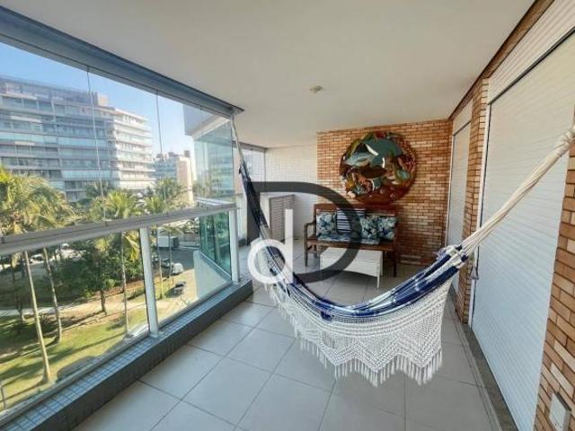 Apto pé na areia com vista para o mar e 4 suítes p/ venda e locação anual em Riviera de São Lourenço