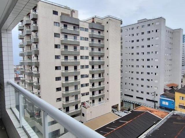 Apto Prático de 49m² com Varanda e Lazer Clube na Ocian Aceita Parcelamento!