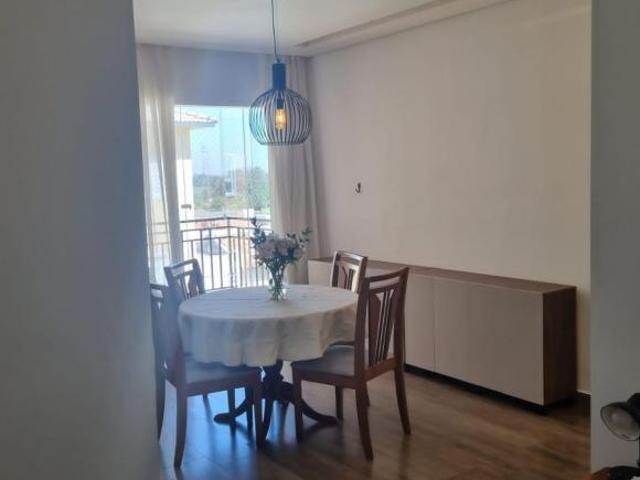 Apto pronto último andar no Villaggio Piemonte Medeiros com 74mts, 2 dorms sendo 1 suíte, varanda gr