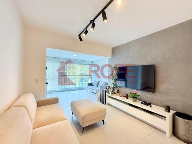 Apto reformado com varanda gourmet 2 dorms 1 suíte 1 vaga à venda 80m²