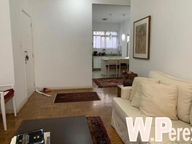 Apto reformado localizado ao lado do Clube Pinheiros, Av.Cidade Jardim e Av.Faria Lima, podendo se f