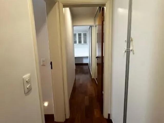 Apto seminovo. Living com terraço, três suites, duas vaga de garagem e lazer completo