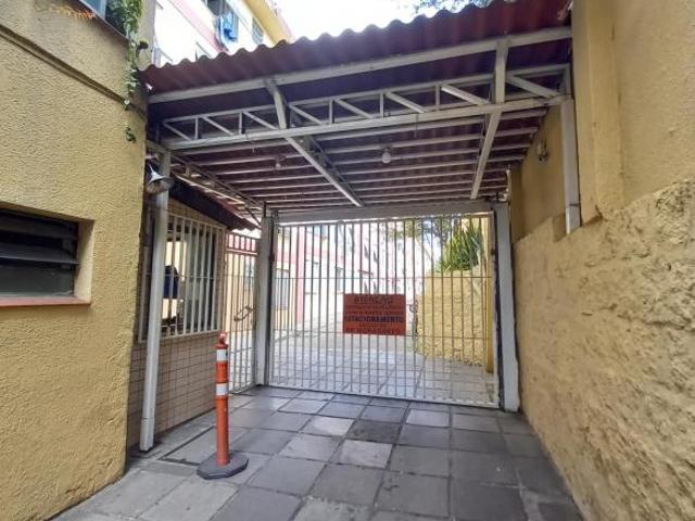 APTO TÉRREO COM PATIO PRIVATIVO 03 QUARTOS