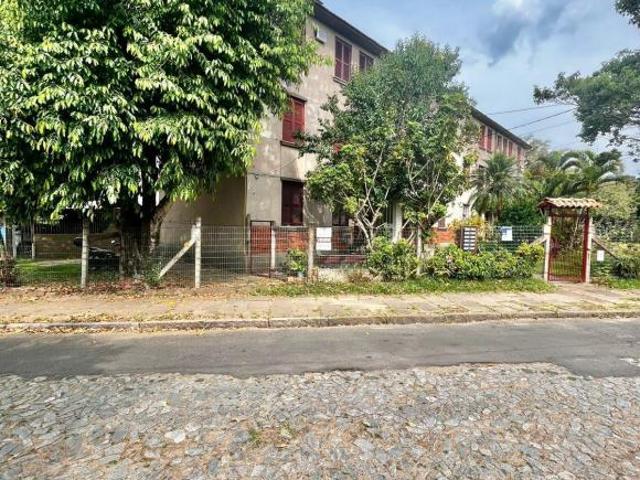 Apto térreo de 02 dorm, sala, banho, cozinha, reformado, com vaga de convenção