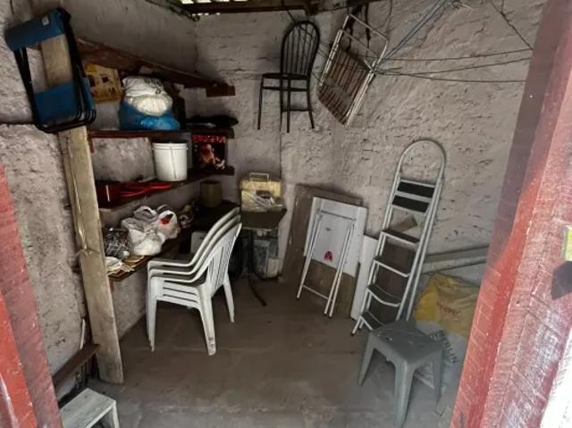 Apto térreo de 02 dorm, sala, banho, cozinha, reformado, com vaga de convenção