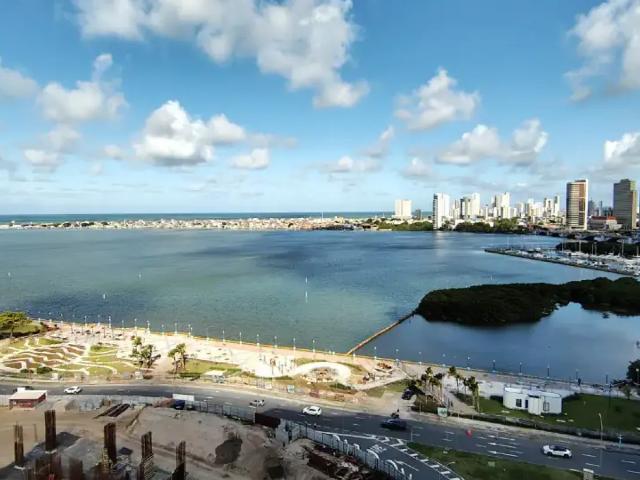 Apto todo mobiliado no Novo Cais, com vista panorâmica para o Mar