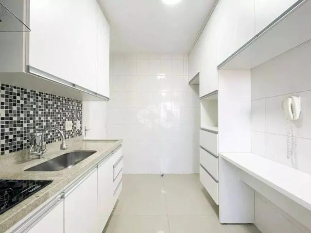 Apto à venda C/2 quartos, 1 banheiro e 1 vaga! Ótima localização