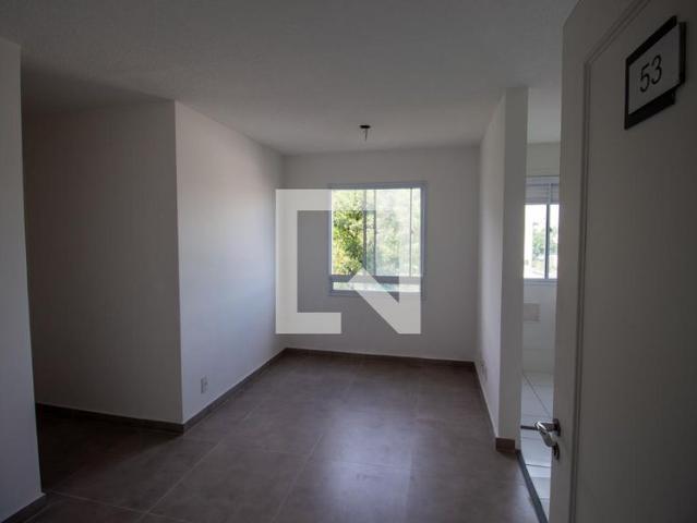 Apto, Vila Carmosina, 2 Quartos, 50 m2 São Paulo