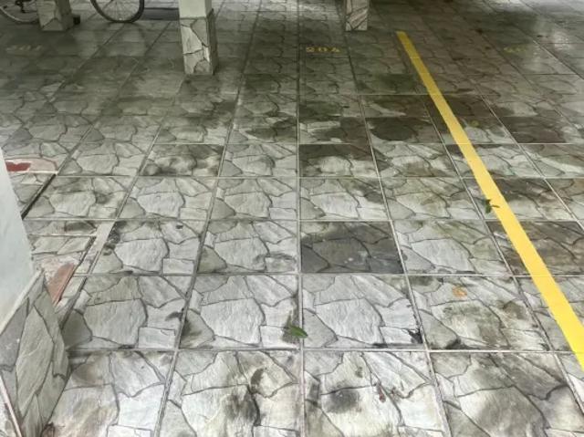 Apto 01 dorm com vaga no Cristo Redentor, 43 m2, 01 lance de escada