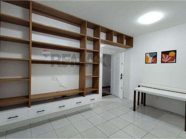 Apto. 2/4, sendo 1 suíte no térreo, reformado por R$ 2.449,00