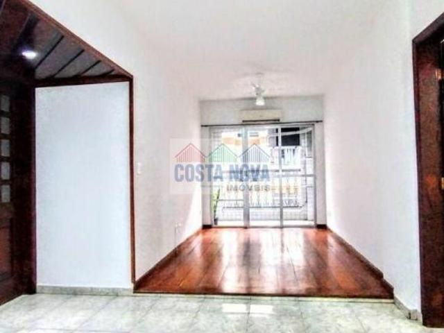 Apto 2 dormitórios com suíte e vaga demarcada no Campo Grande ? Amplo, com sacada e dependência