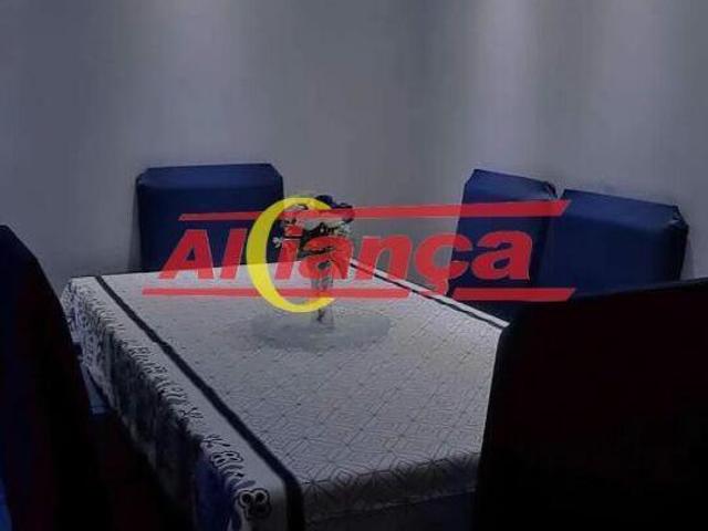 apto. 2 dormitórios no Carmela, em ótimo estado semi novo