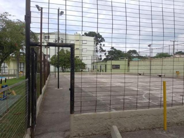 Apto 2 dorms térreo no Centro