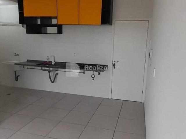 Apto 2 quartos com elevador e lazer no condomínio
