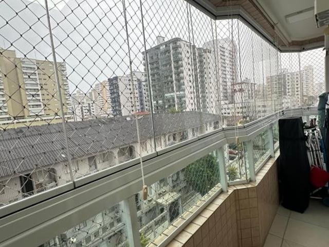 Apto 2 Quartos no Forte, sendo 1 suite, sacada com churrasqueira a 500m da praia