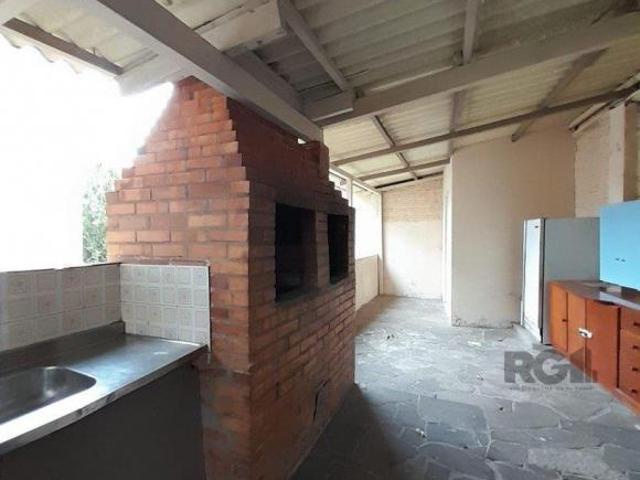 APTO 2 QUARTOS | SEMIMOBILIADO | VAGA COBERTA< BR> < BR> Apartamento com 2 dormitórios sendo