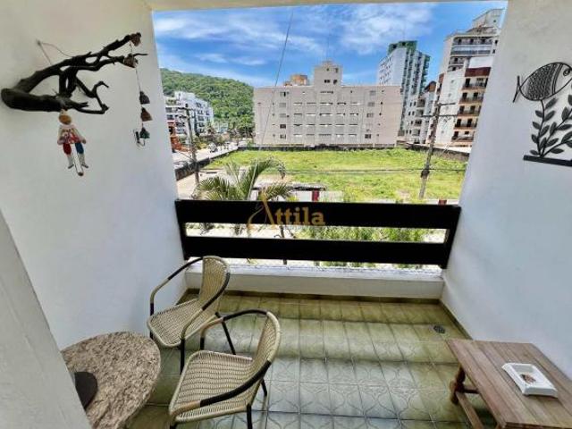 Apto 3 dorms sacada, 400m da praia Enseada