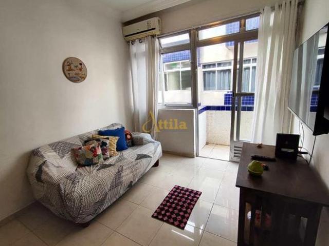 Apto 3 quartos, sacada, 1 vaga, 200mts da praia