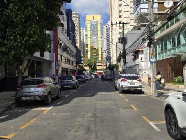 Apto 4/4, 2 suítes, 3 vagas paralelas, 1 por andar na Rua Rei Aberto no Centro de Juiz de Fora à ven