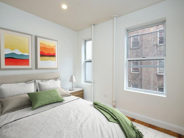 Apt's w/ bed, desk, chair and closet!