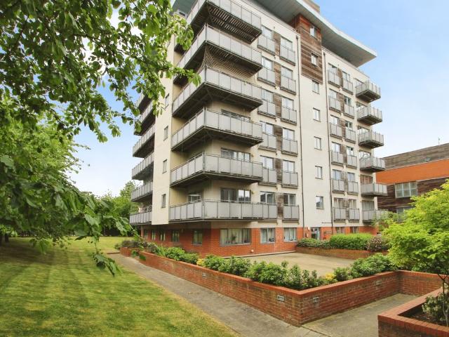 Aqua House, Agate Close, London NW10, 2 bed flat to rent, £2,000 pcm | PrimeLocation