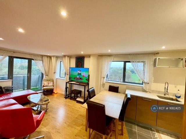 Aqua House, London NW10, 2 bed flat to rent, £2,100 pcm | PrimeLocation