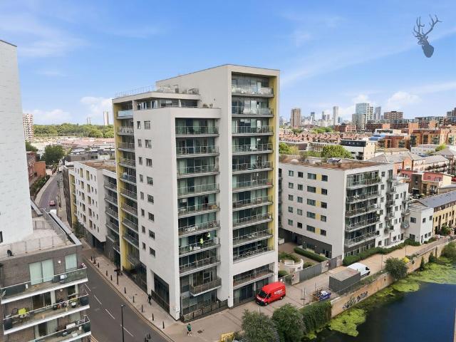 Aqua Vista Square, Bow E3 2 bed apartment to rent £2,350 pcm £542 pw