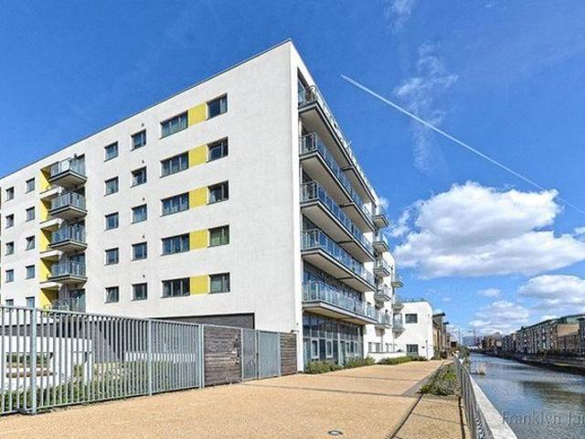 Aqua Vista Square, London E3, Studio to rent, £1,700 pcm | PrimeLocation
