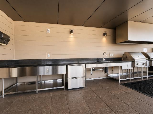 Aquatic Higby Studio Apartment for Rent at 3015 San Pablo Ave, Berkeley, CA 94702