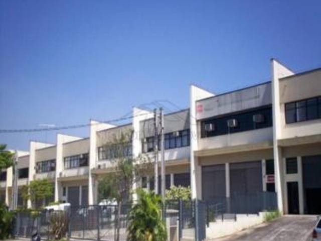 Armazém comercial com 800m² em Alphaville