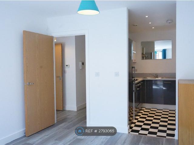 Armidale Place, Bristol BS6, 2 bed flat to rent, £1,550 pcm | PrimeLocation