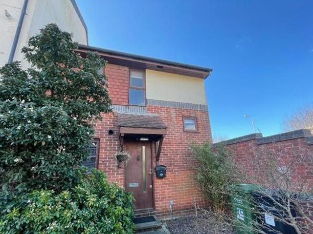 Armory Lane, Southsea, 2 Bedroom Semi detached