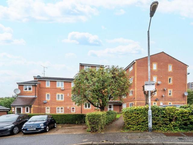 Armoury Road, Deptford, London, SE8 1 bed flat to rent £2,167 pcm £500 pw