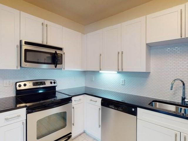 Armour Park 4 Bedroom Apartment for Rent at 608 E Armour Blvd, Kansas City, MO 64109 North Hyde Park