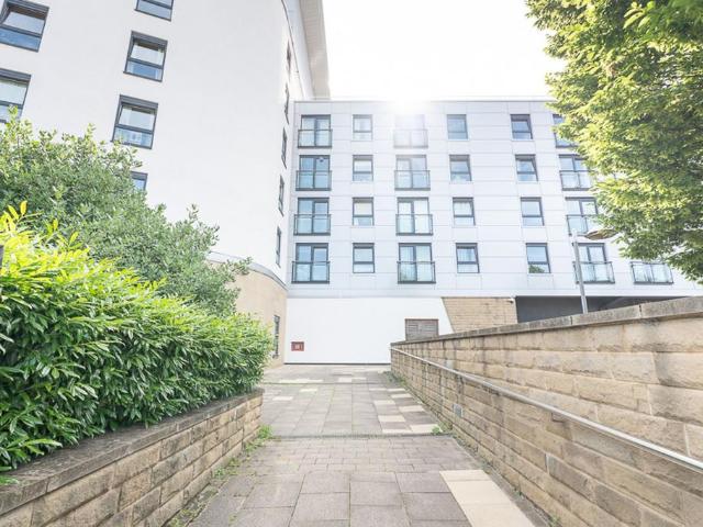 Armouries Way, Leeds LS10 1 bed apartment to rent £1,000 pcm £231 pw