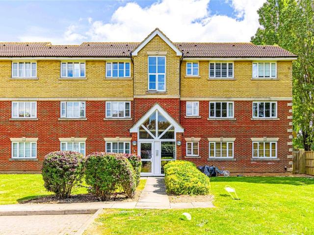 Armstrong Close, Borehamwood, Hertfordshire WD6, 1 bed flat to rent, £1,300 pcm | PrimeLocation