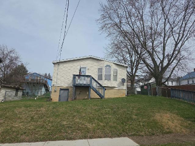 Armstrong Ave