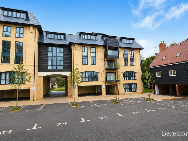 Armstrong Gibbs Court, The Causeway CM2, 2 bed flat to rent, £1,500 pcm | PrimeLocation