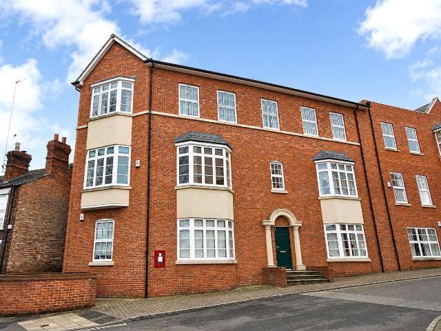 Armstrong Drive, Worcester, Worcestershire WR1, 1 bed flat to rent, £900 pcm | PrimeLocation