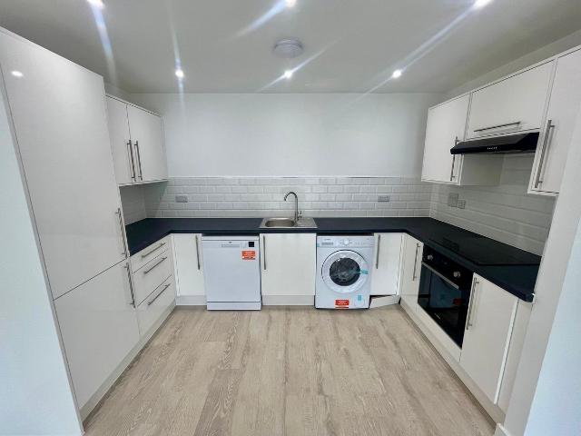 Armstrong House, Fletton Quays, Peterborough PE2, 2 bed flat to rent, £1,200 pcm | PrimeLocation