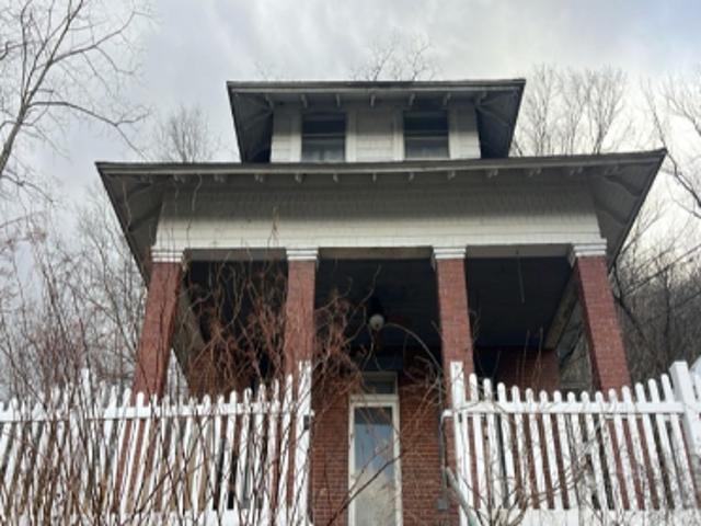 Armstrong St