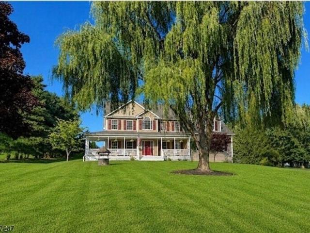 Armstrong Rd, Wantage Township, Home For Sale