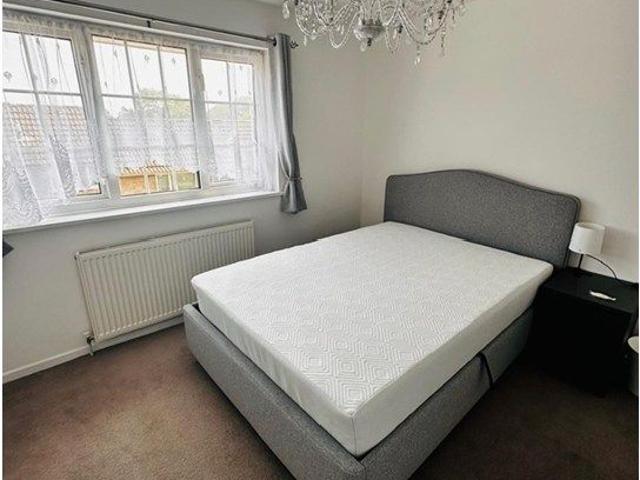 Arncliffe, Bracknell RG12, Room to rent, £700 pcm | PrimeLocation