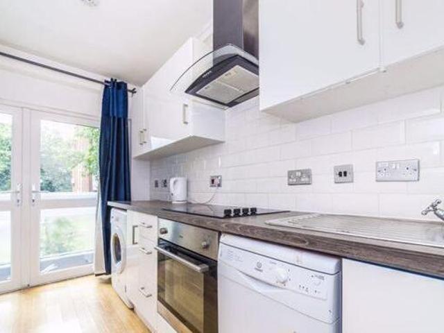 Arnewood Close, Roehampton, 4 Bedroom Ground